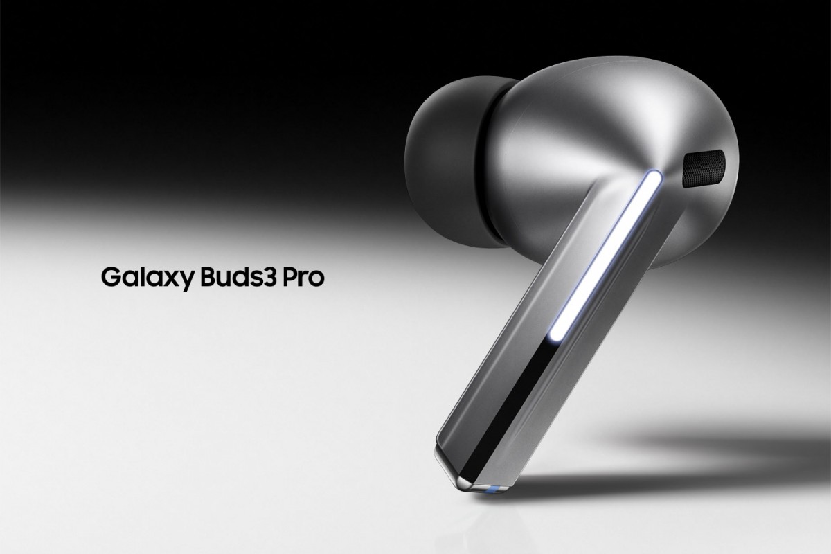 The Samsung Galaxy Buds 3 and Buds 3 Pro were released with AI and a ...