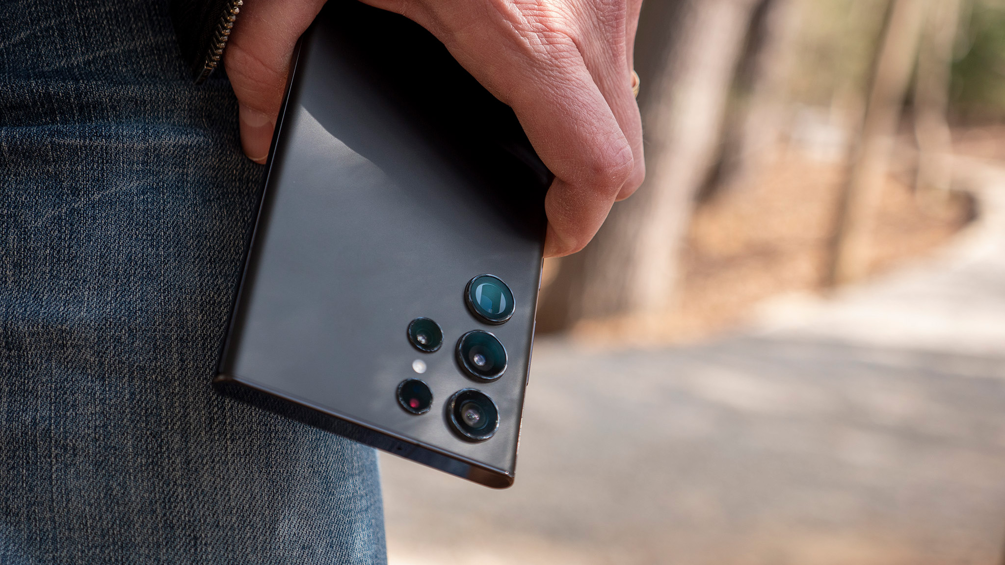 Samsung Galaxy S22 Ultra in 2026 Still a Powerhouse or Time to Move On ...